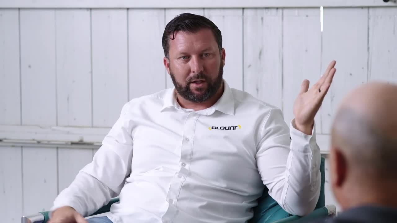 Approachability as a Leader